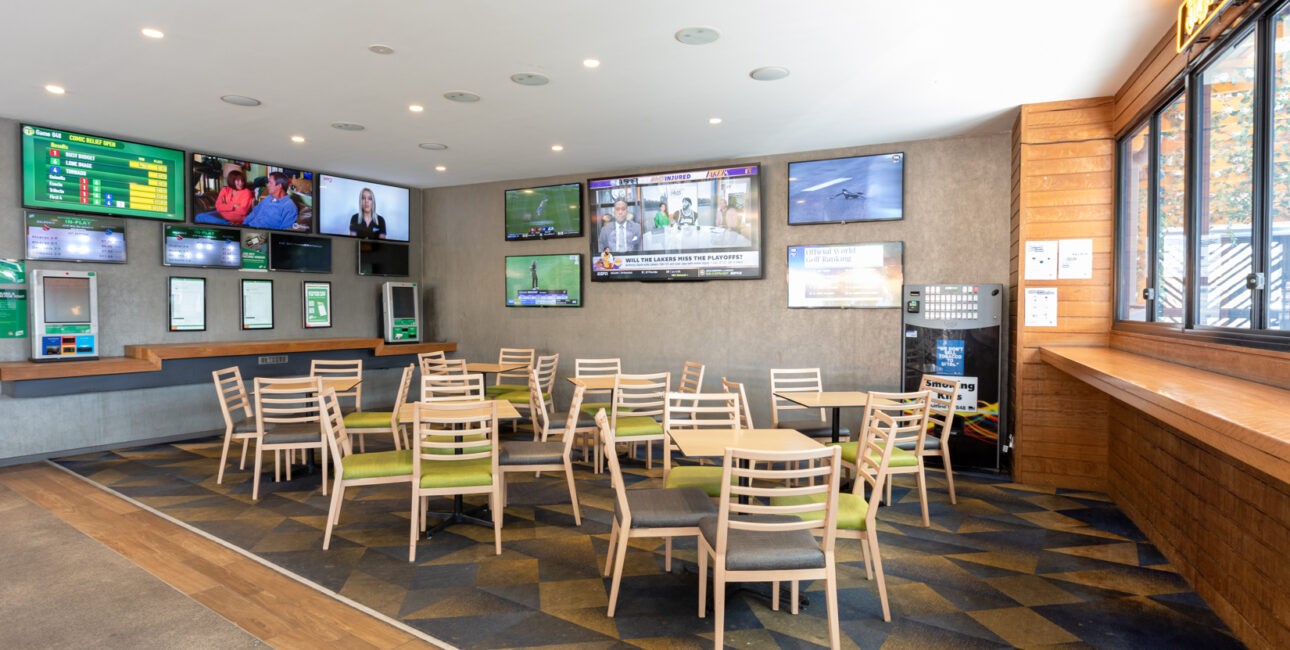 Live Sport - Anglers Tavern: Moonee Ponds Tavern - Maribyrnong Pub